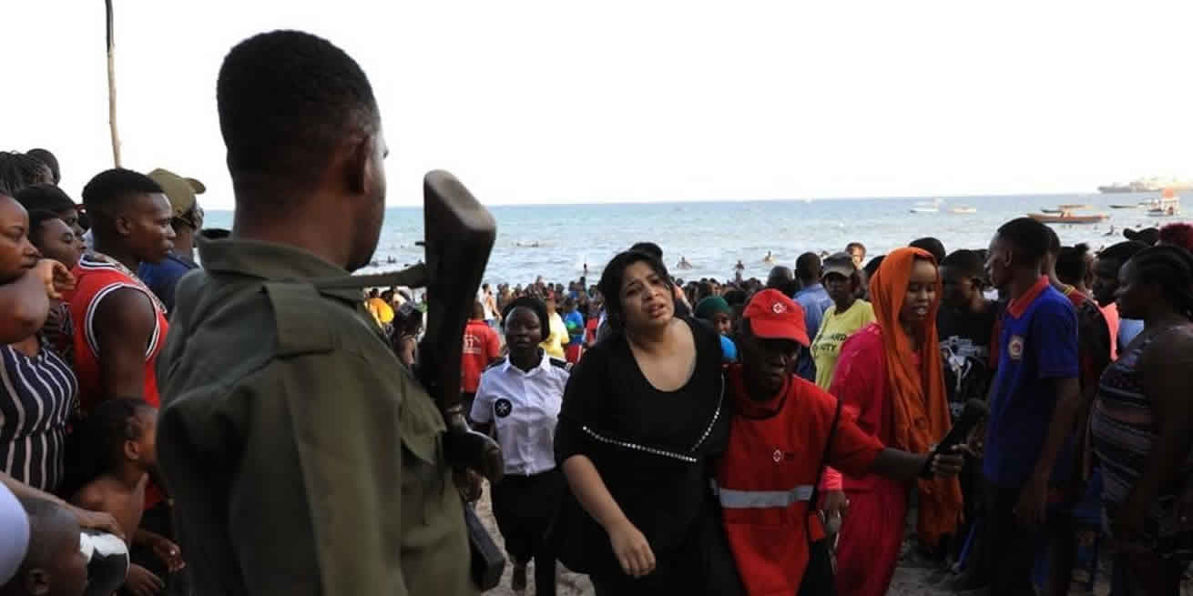 Boat capsized at Mombasa’s Pirate’s Beach killing 2 on Christmas day @ma3route | Magari Poa