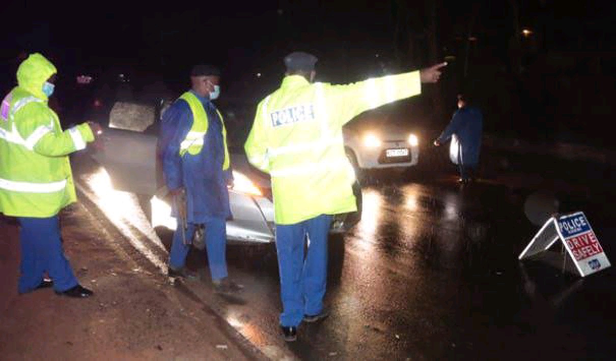 Driver hits a police officer during high speed chase | Magari Poa