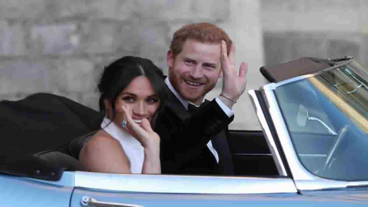 Harry and Meghan almost crashed in a Paparazzi car chase | Magari Poa