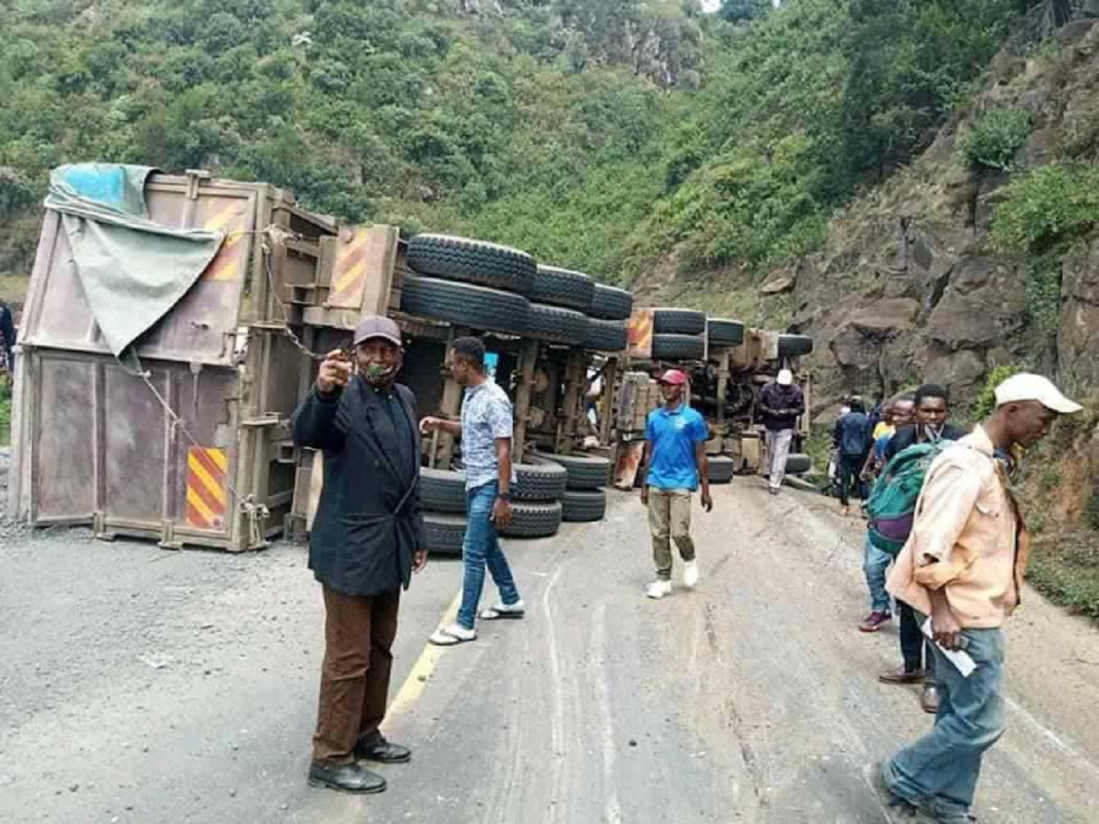 Accident involving a trailer near Mai Mahiu leaves motorists stranded ...