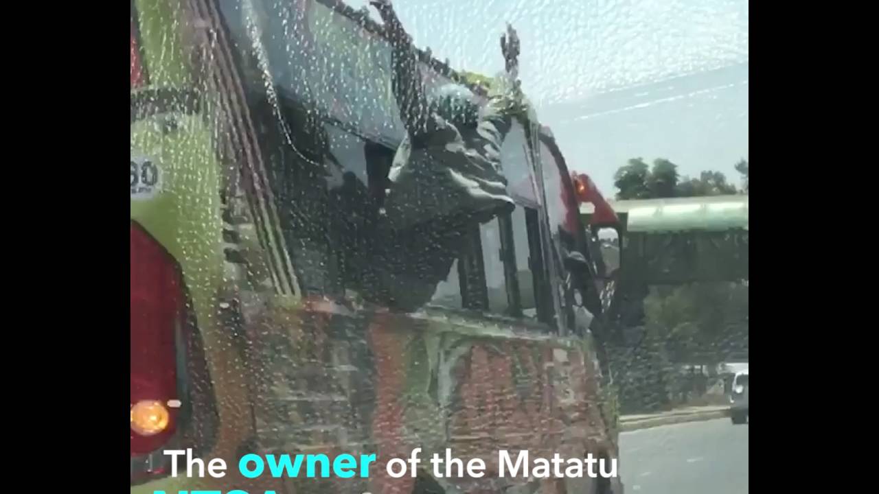 Video – ‘Spiderman’ makanga riding on two speeding matatus ...